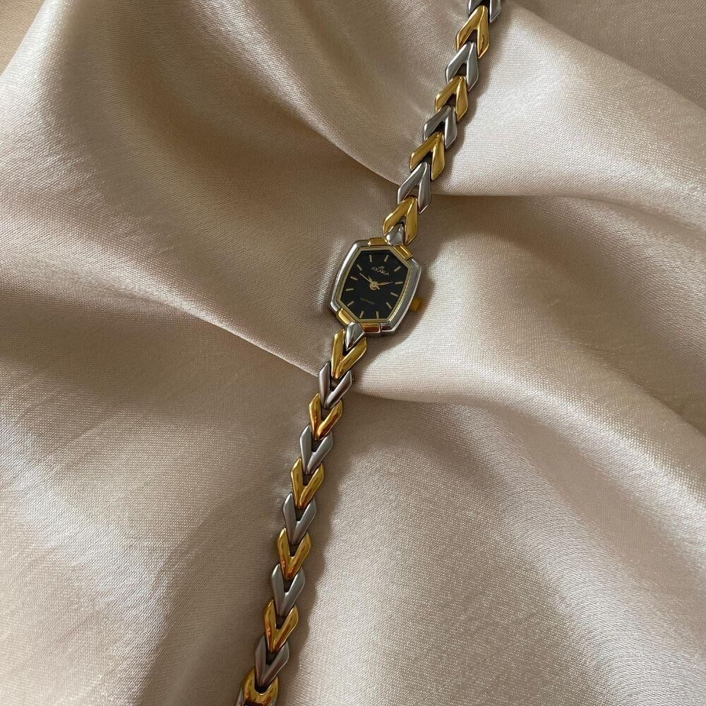 Exara Halkalı Altın ve Gümüş Renkli Safir Cam Vintage Kadın Kol Saati